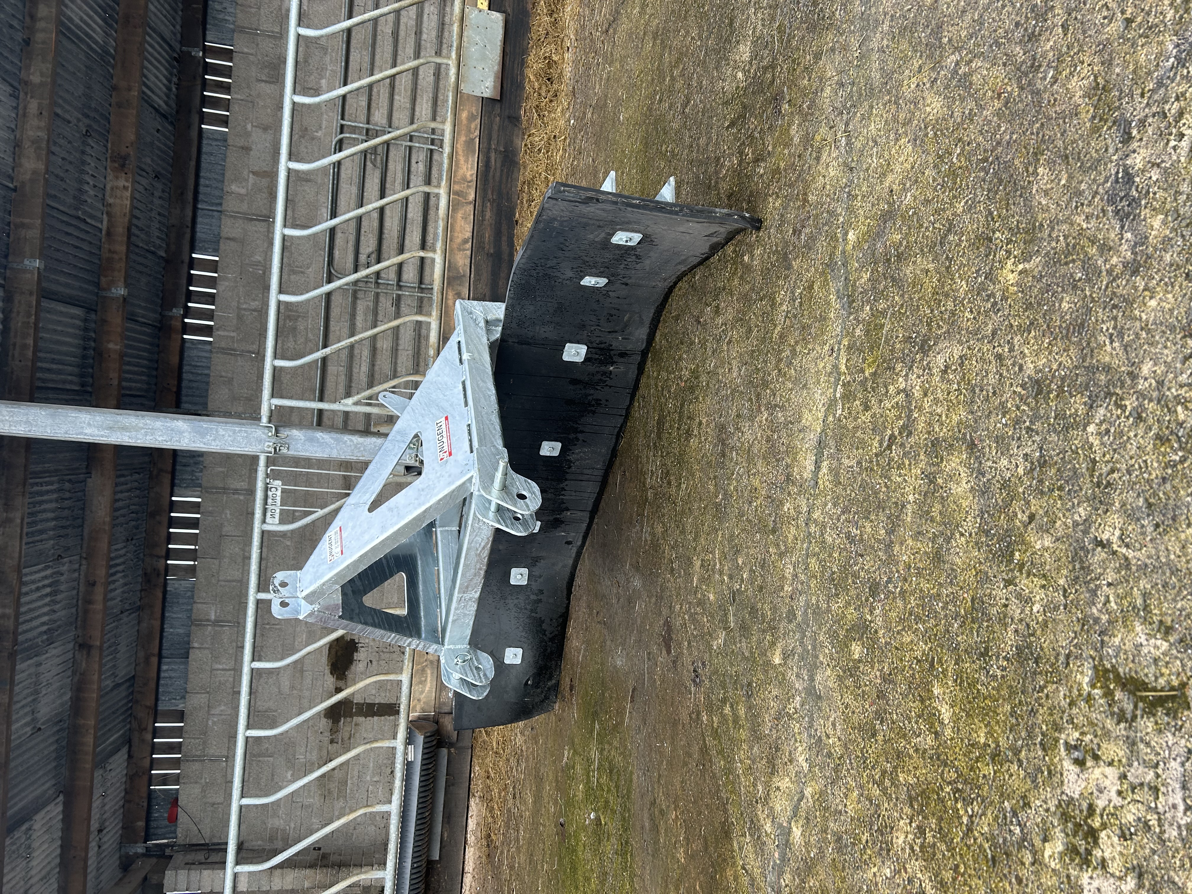 Nugent Galvanised Yard Scraper